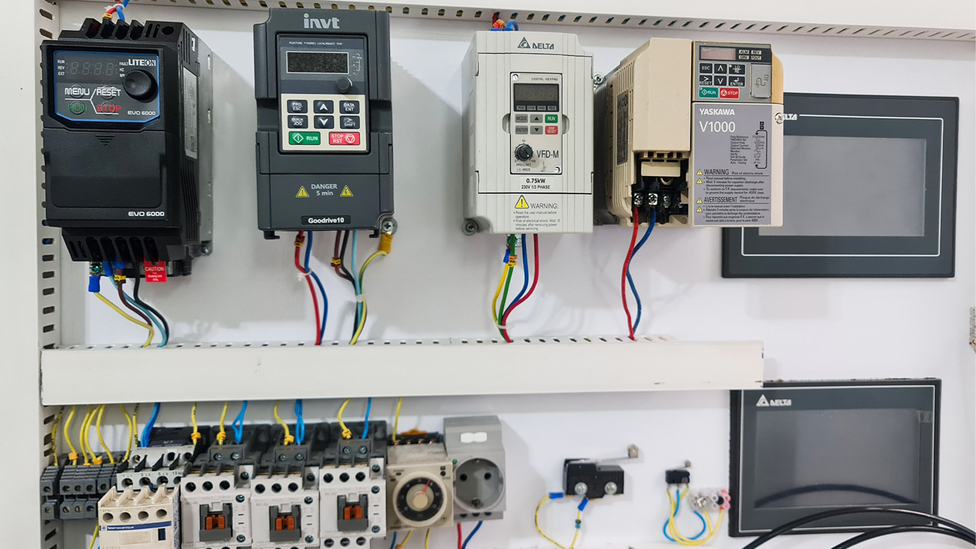 آموزش مانیتورینگ صنعتی با HMI DELTA - ویژه بازار کار + مدرک فنی و حرفه ای